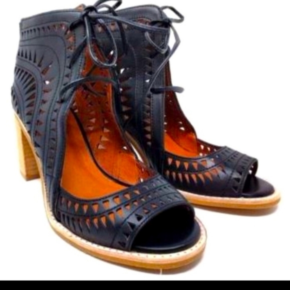 Jeffrey Campbell | Shoes | Jeffrey Campbell Cordillo 85 Laser Cut ...